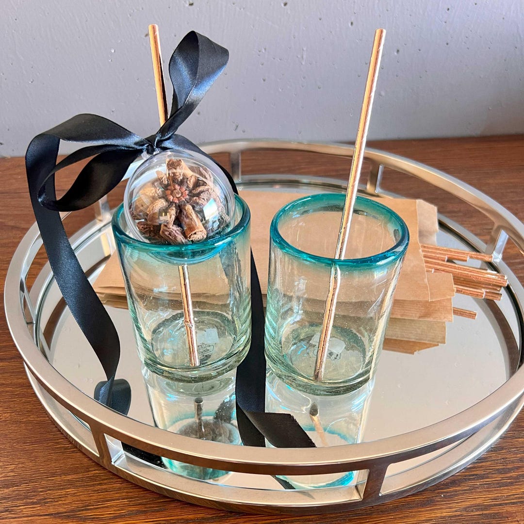 Christmas Gin Gift Set – Hand Blown Cocktail Glasses With Botanicals ...