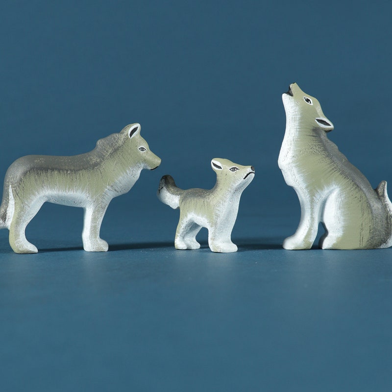 Wolf Figurine - Etsy