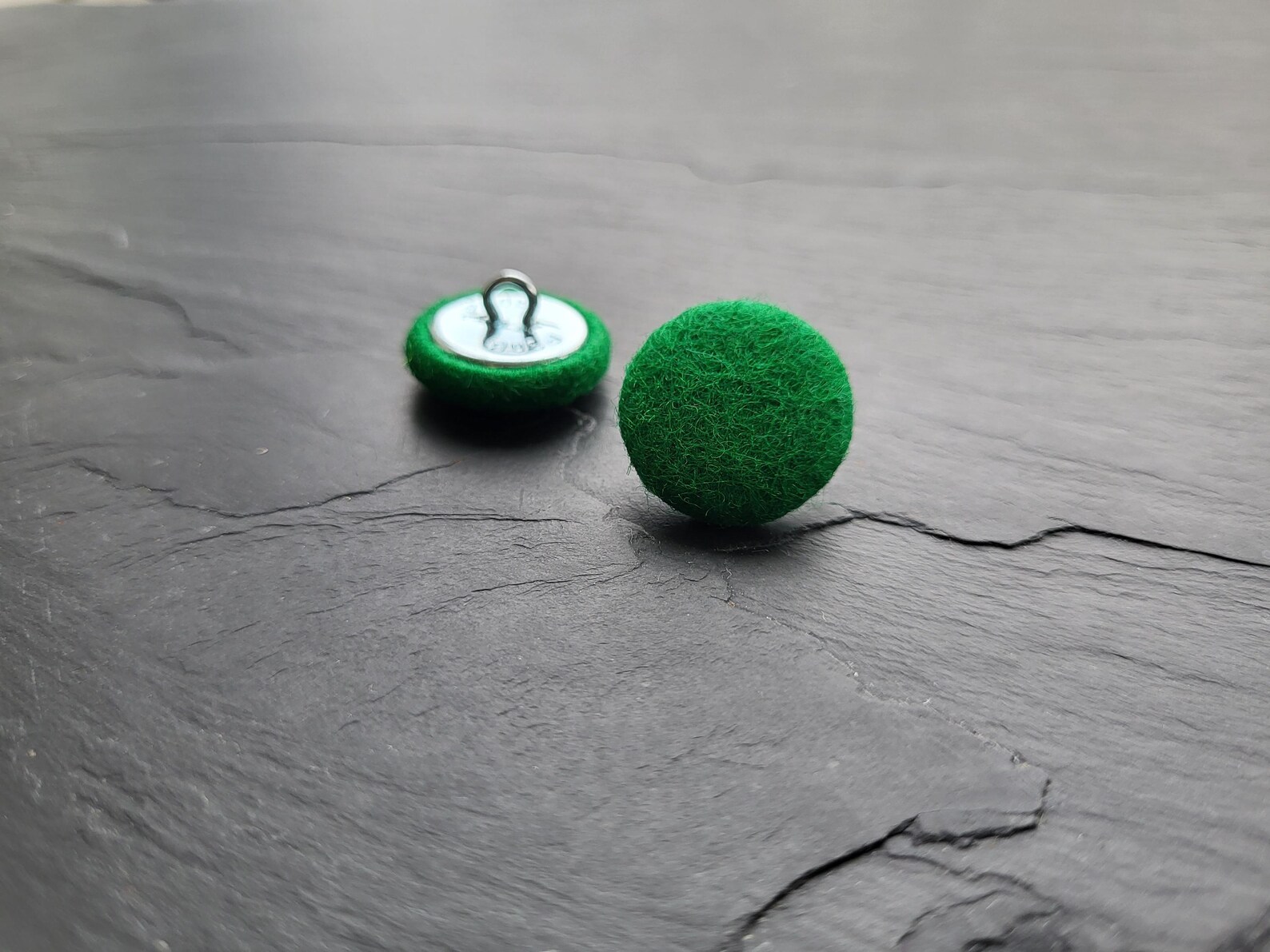 23mm Green Felt Buttons 100% Wool Hand Covered Metal Shank Buttons 85 ...