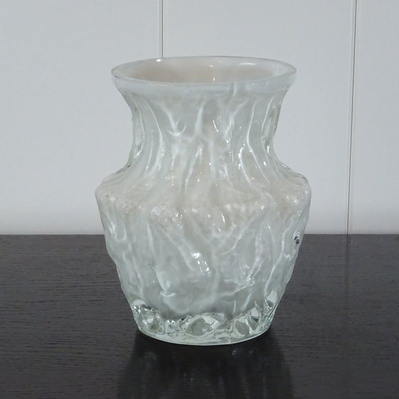 Ingrid Assil Age - Etsy Canada