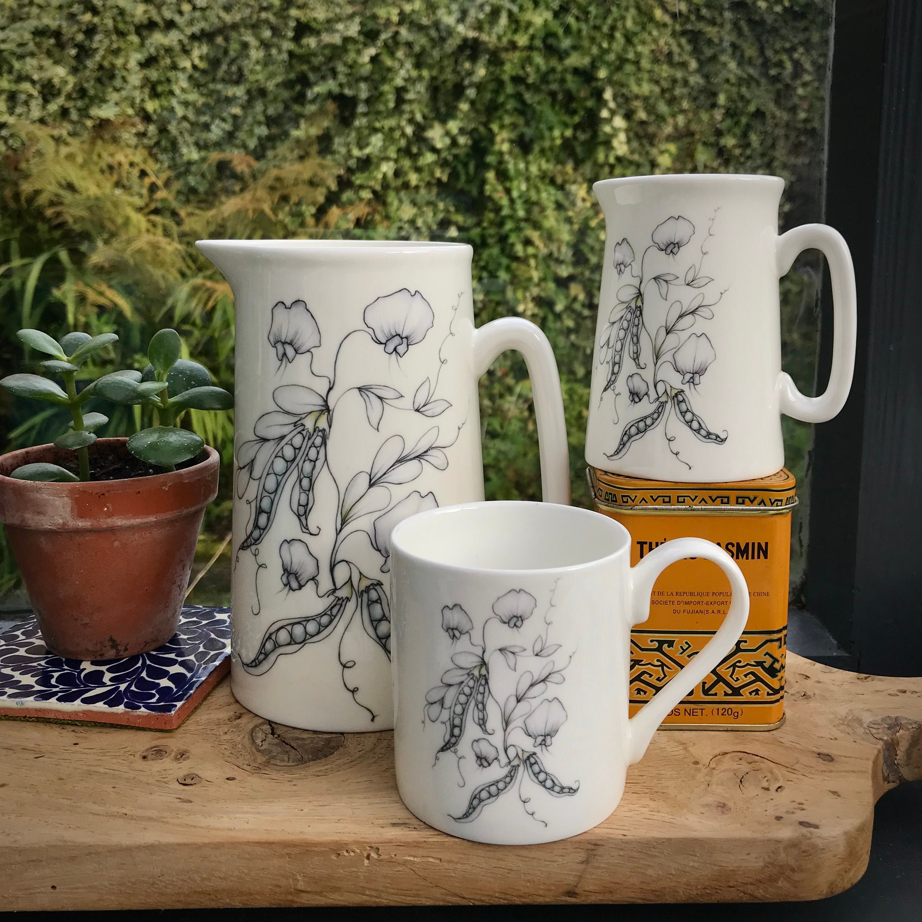 Trailing Pea 2 Pint Pitcher Bone China Pitcher Sweetpea Jug - Etsy UK
