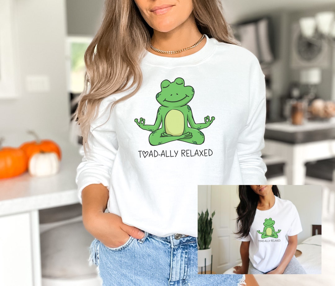 Frog Sweat Shirt, Frog and Toad Shirt, Unisex Gardener Shirt, Aesthetic ...