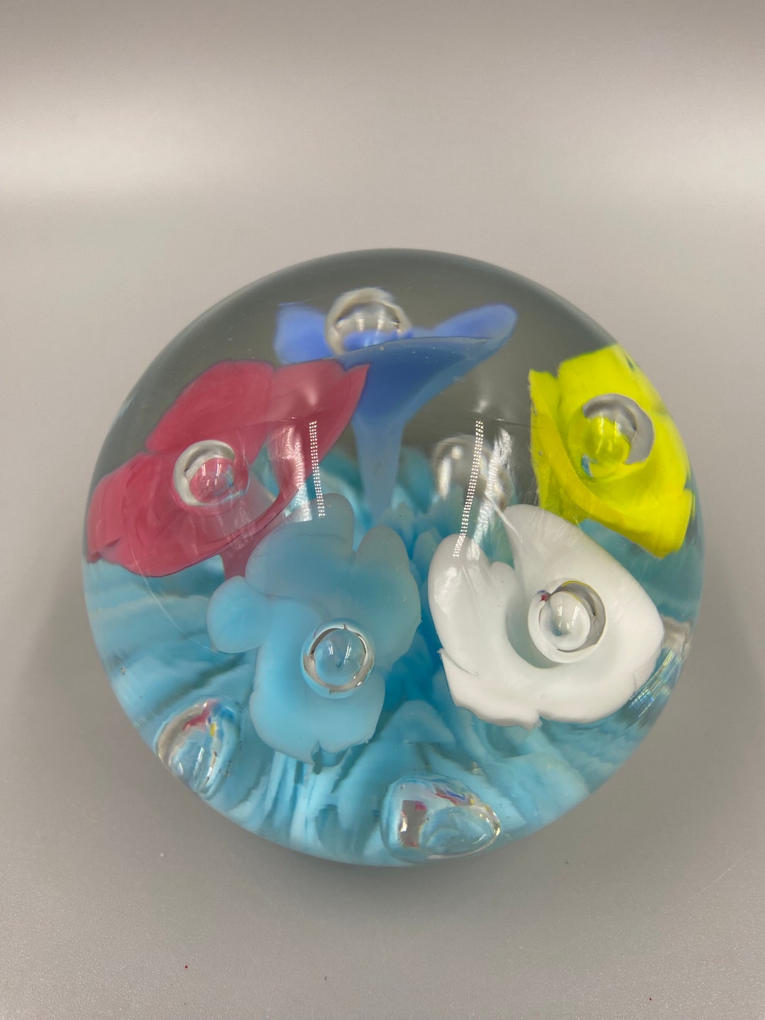 Paperweight / Glass Paperweight / Signed Maude and Bob St Clair 1980 ...