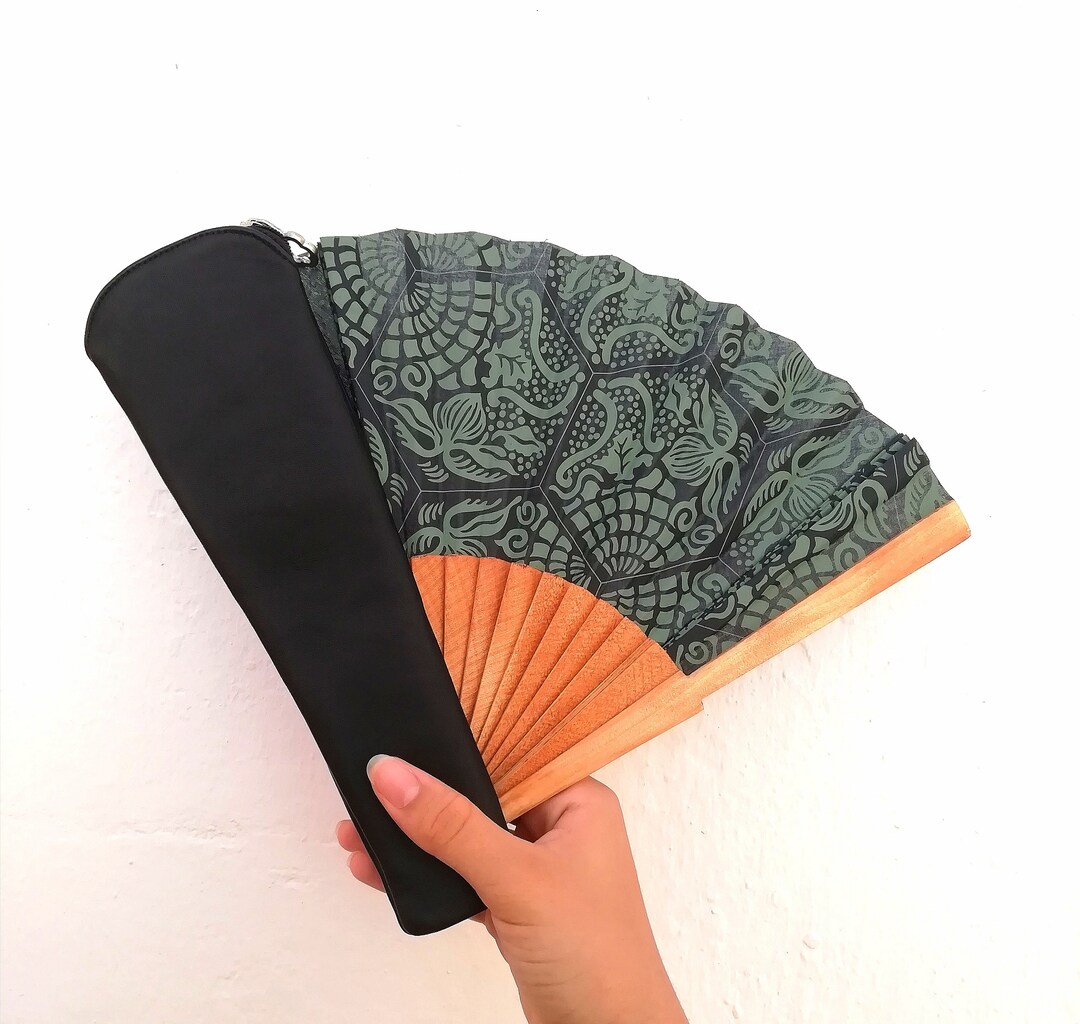 Handmade Gaudí Tile Hand Fan With Zipper Case, Barcelona Design - Etsy
