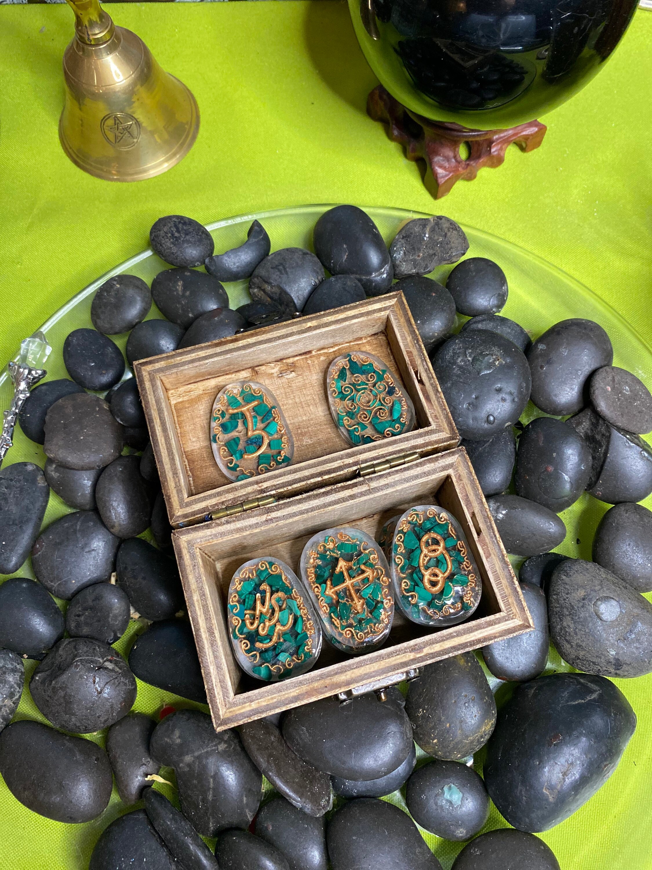 Witches Runes Set With Box/resin/gemstones/divination Tools/runes Box ...