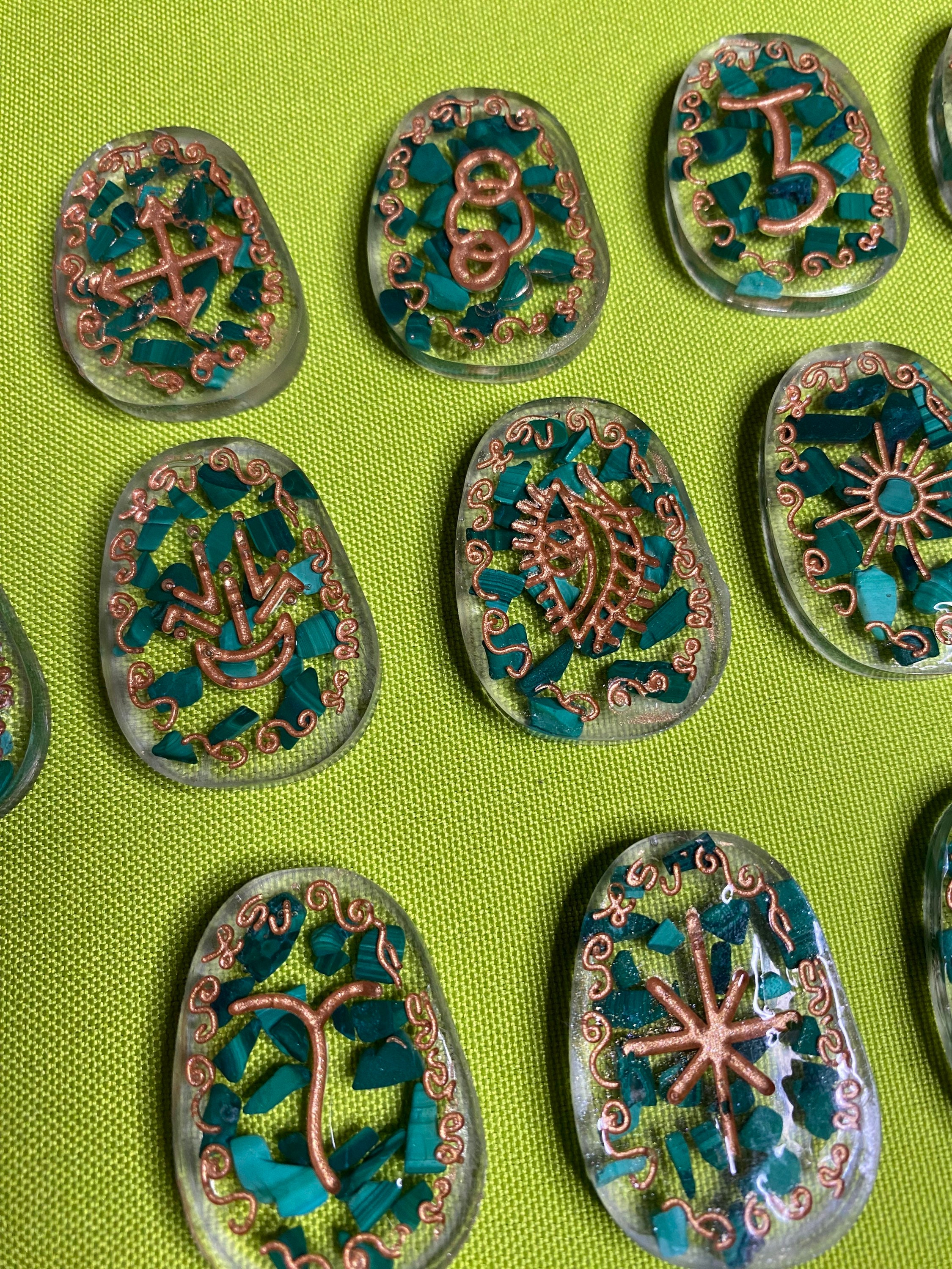 Witches Runes Set With Box/resin/gemstones/divination Tools/runes Box ...