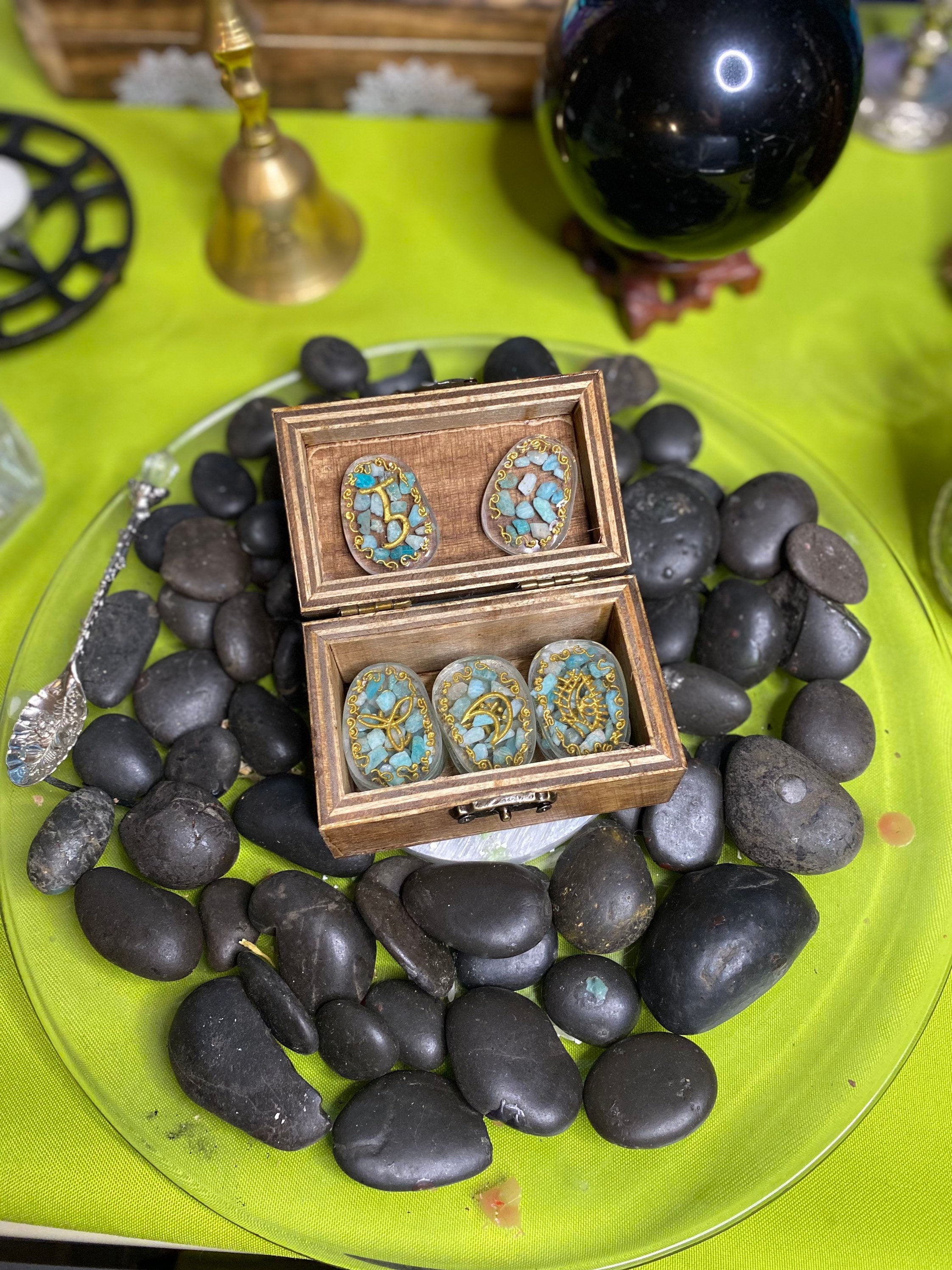 Witches Runes Set With Box/resin/gemstones/divination Tools/runes Box ...