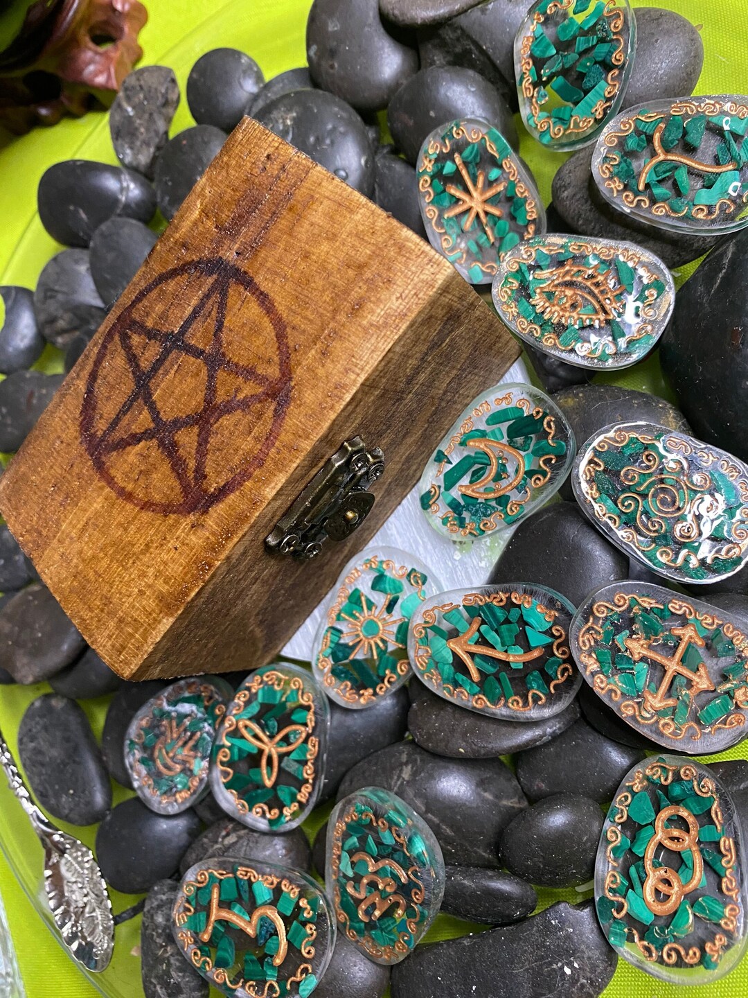 Witches Runes Set With Box/resin/gemstones/divination Tools/runes Box ...