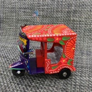 Decorative Model Miniature Hand-painted Truck Art Style Auto Rickshaw ...