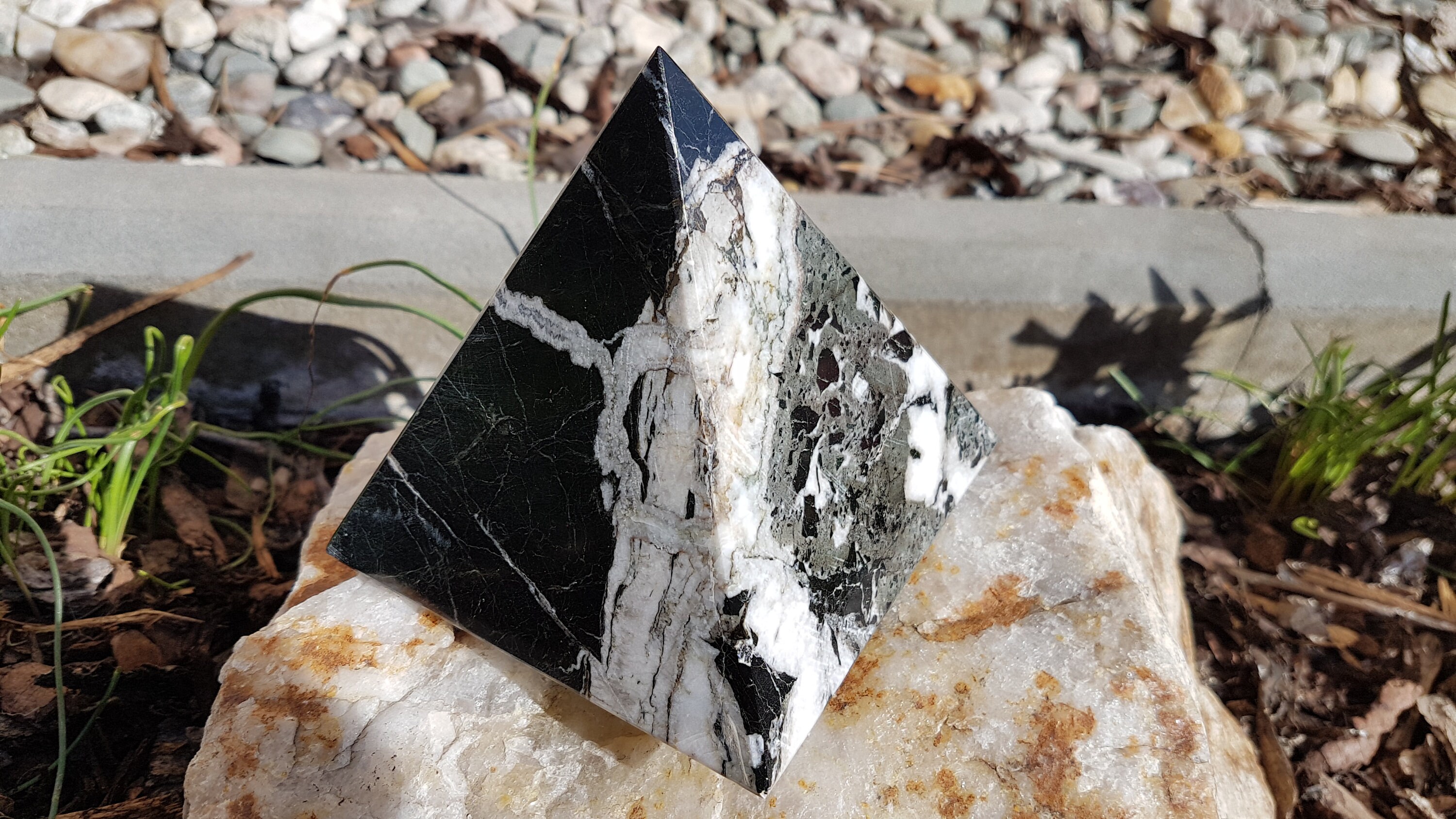 Natural BLACK ONYX Pyramid Gemstone High-quality GRADE A | Etsy