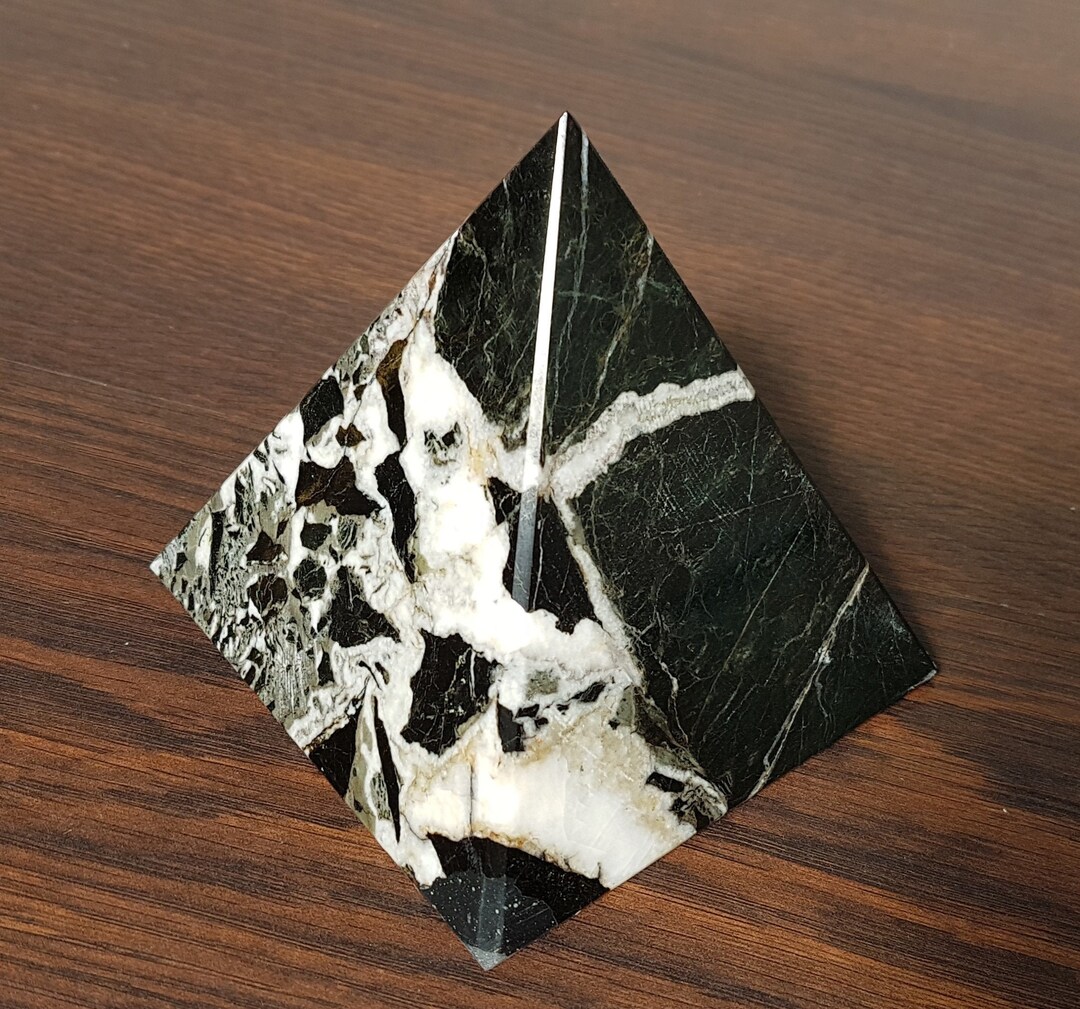 Natural BLACK ONYX Pyramid Gemstone, High-quality GRADE A, 10cm - Etsy