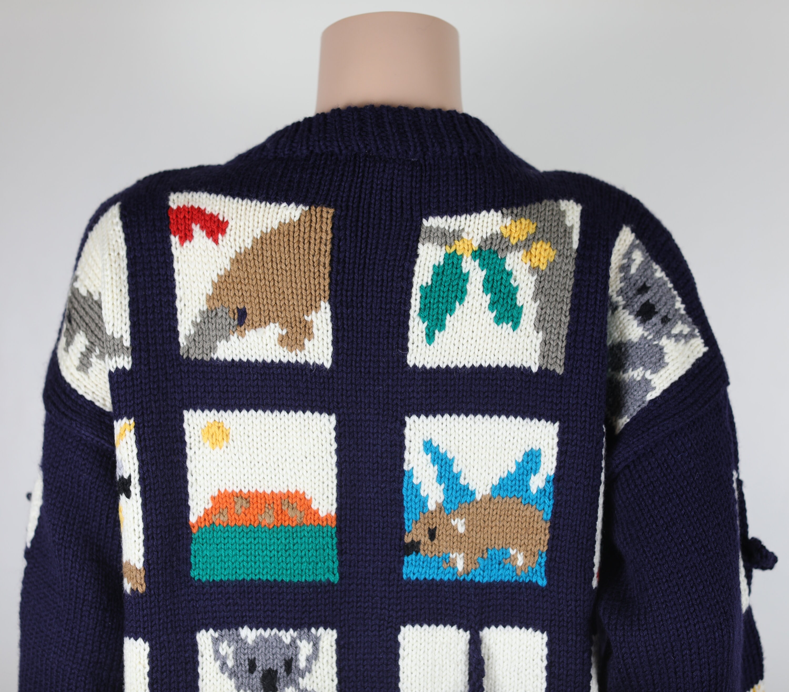 VINTAGE 80s Australian JUMPER! Koala, Kangaroo, Platypus, Cockatoo ...