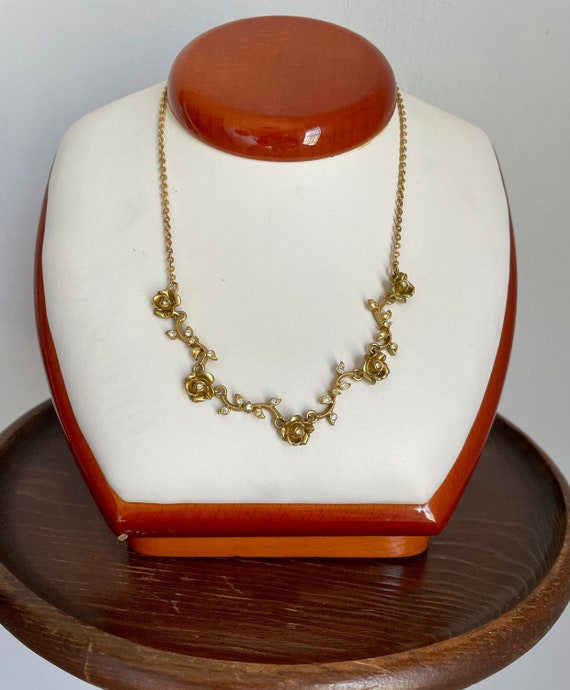 Vintage Avon Gold & Pearl Necklace - Gem