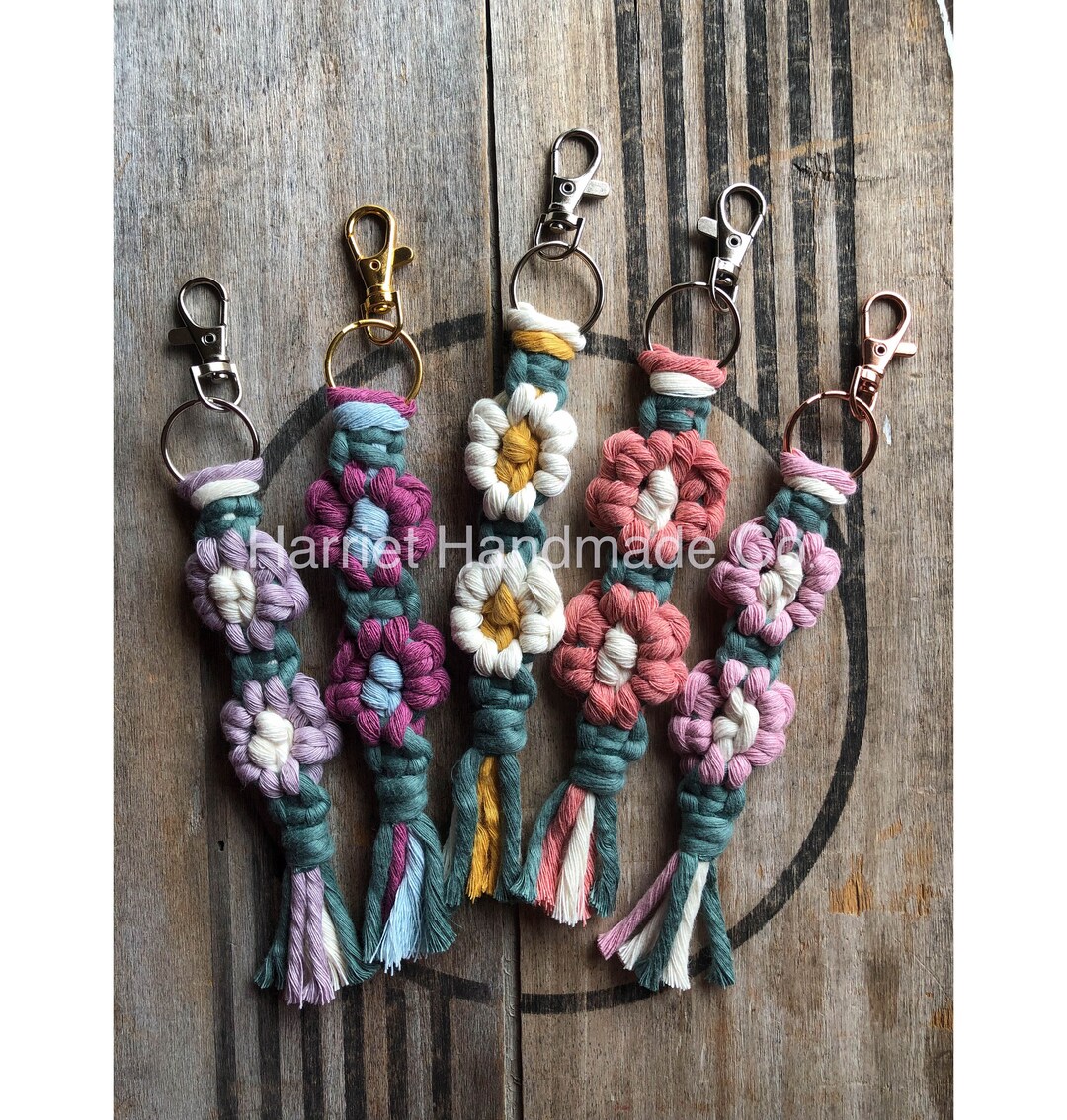 NEW COLORS Double Daisy Chain Flower Macrame Key Chain Clip - Etsy