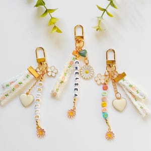 Personalized Name Keychain: Floral Ribbon, Daisy Charm - Custom ...