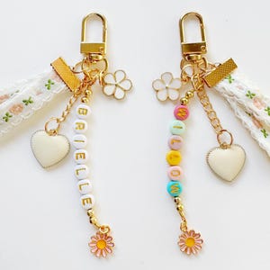 Personalized Name Keychain: Floral Ribbon, Daisy Charm - Custom ...