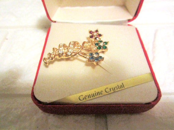 Genuine* crystal broach and gold toned - Gem