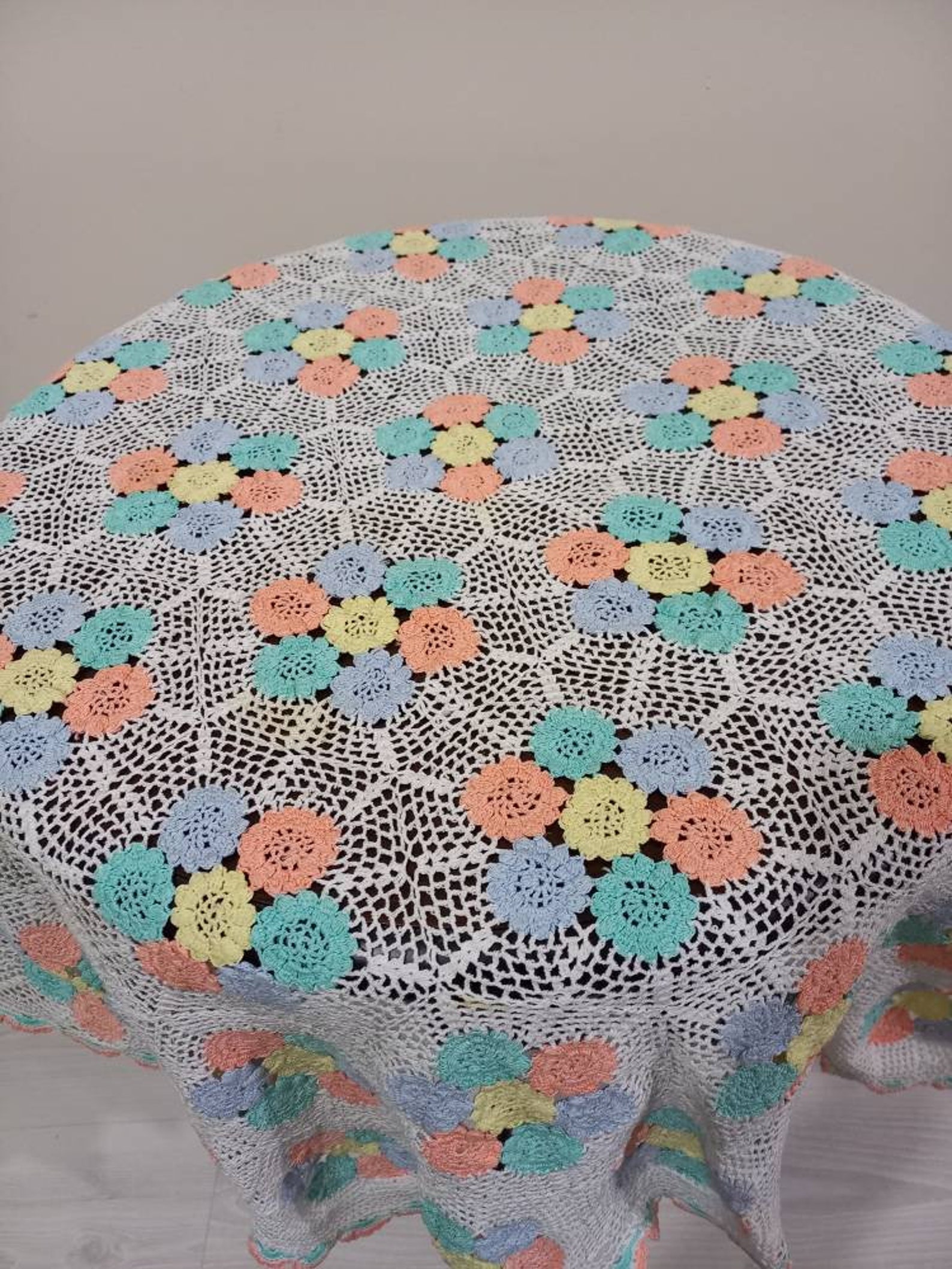 Colorful French Lace Round Tablecloth, Vontage Crochet Lace Circle ...