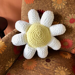 Daisy Pillow Crochet PDF Pattern | Bulky Blanket Plush Yarn Crochet ...