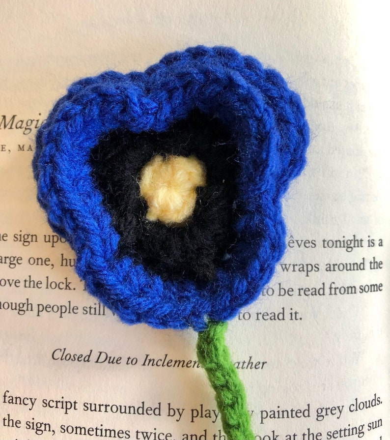 Pansy Bookmark Crochet PDF Pattern - Etsy