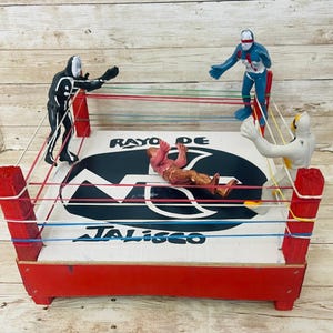 Mexican Lucha Libre Toy Wrestler Fighting Ring With 4 Luchadores Ring ...