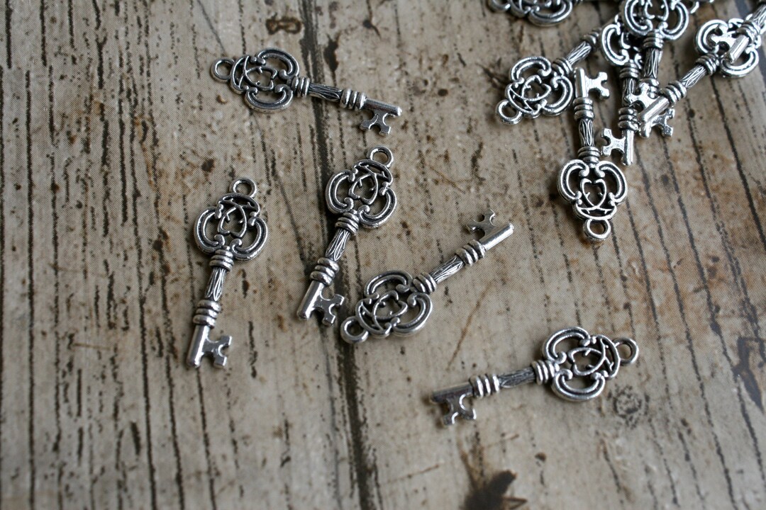 10 X Silver Key Charms, Jewellery Making, Bracelet Charms, Pendant ...