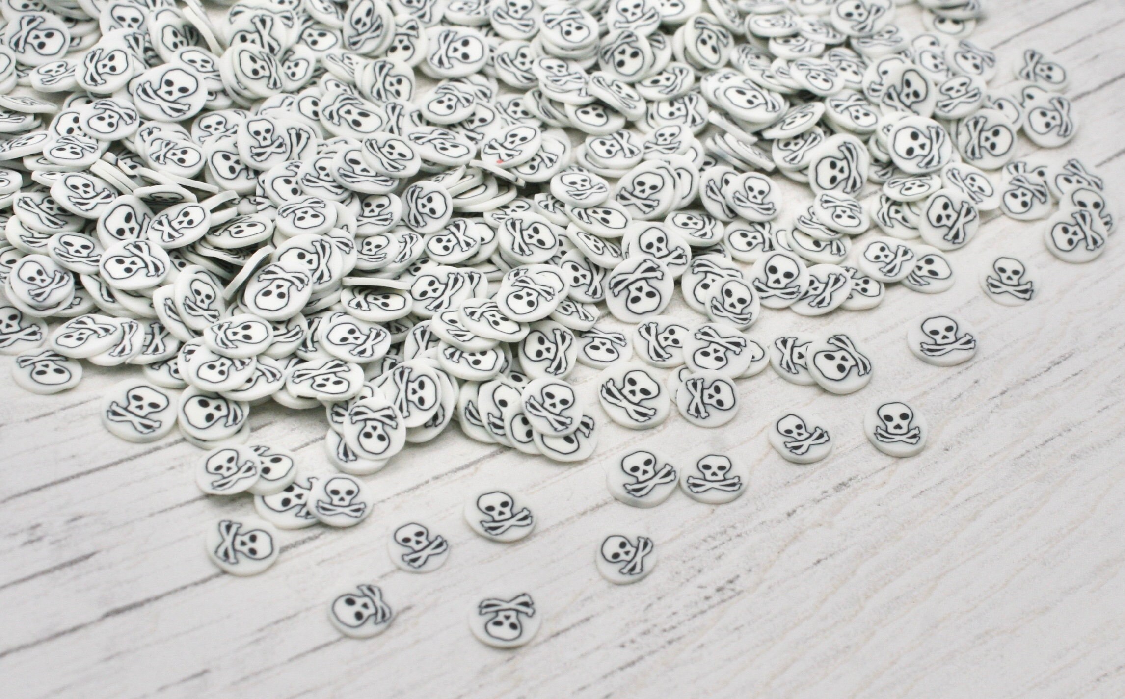 10g Skull and Cross Bones Fimo Slices, Resin Art, Resin Craft Supplies ...