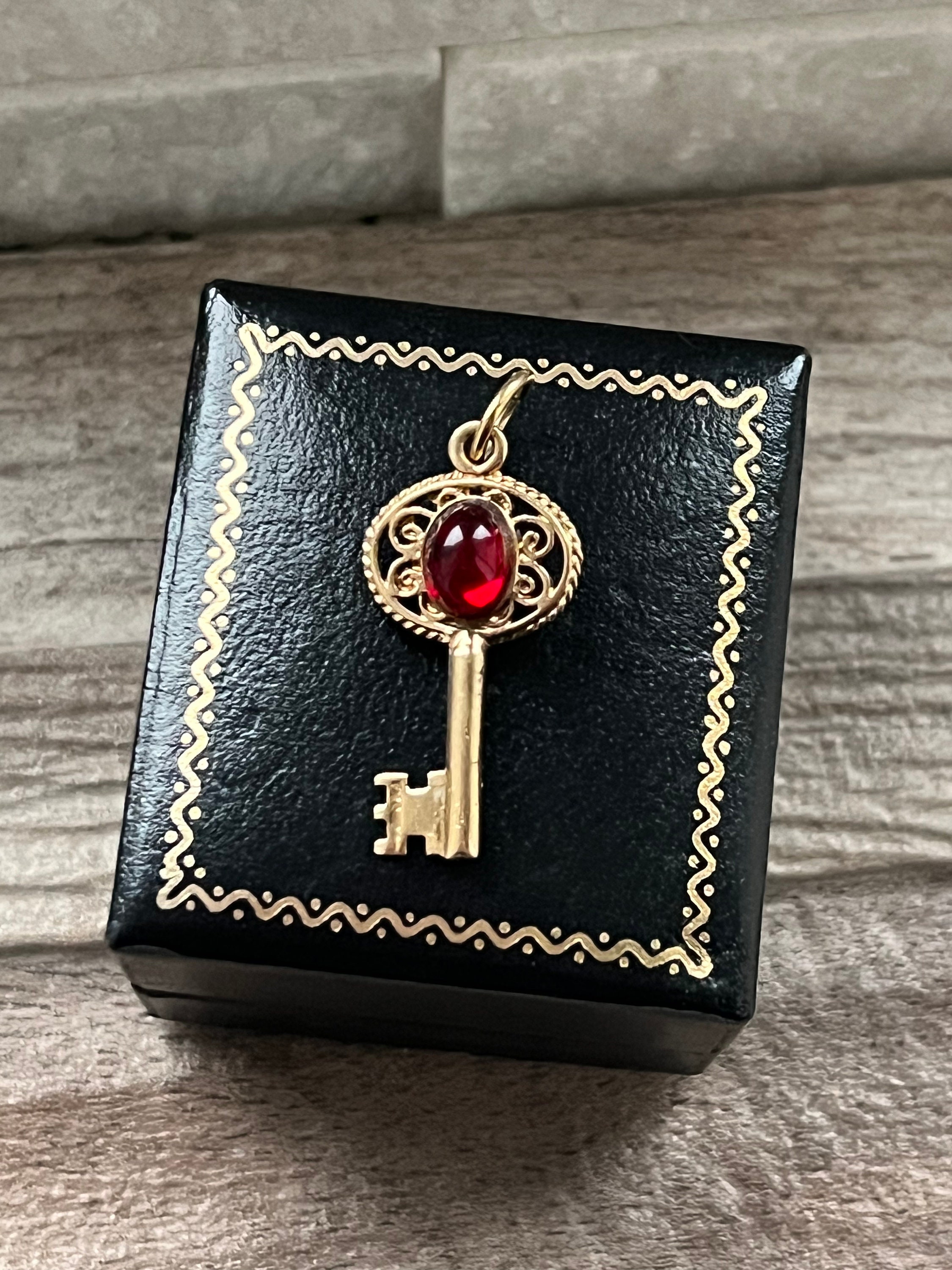 9ct Gold Vintage Key Charm - Etsy