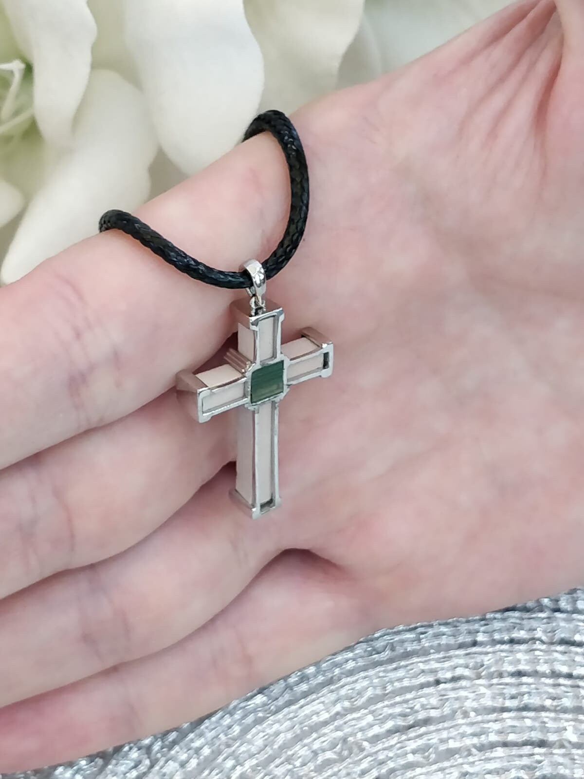 Holy Land Gold Cross Pendant Contains Entire New Testament on a Chip ...