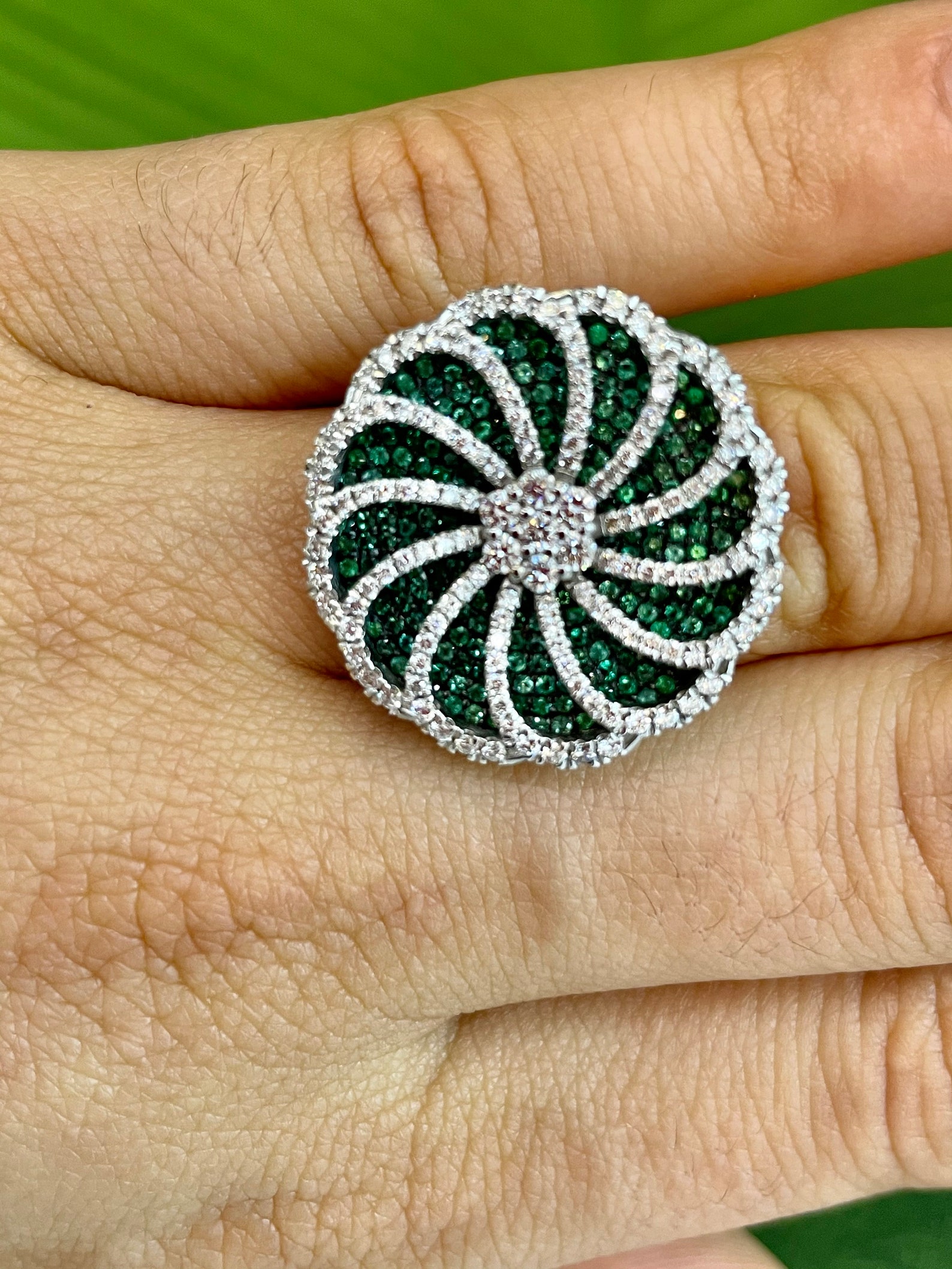 Fidget Ring Emerald & Diamond Flower-shaped Spinning Ring 1.19 - Etsy