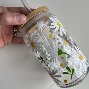 16oz White Daisy Cup, White and Green Floral Glass, Spring Summer Glass ...