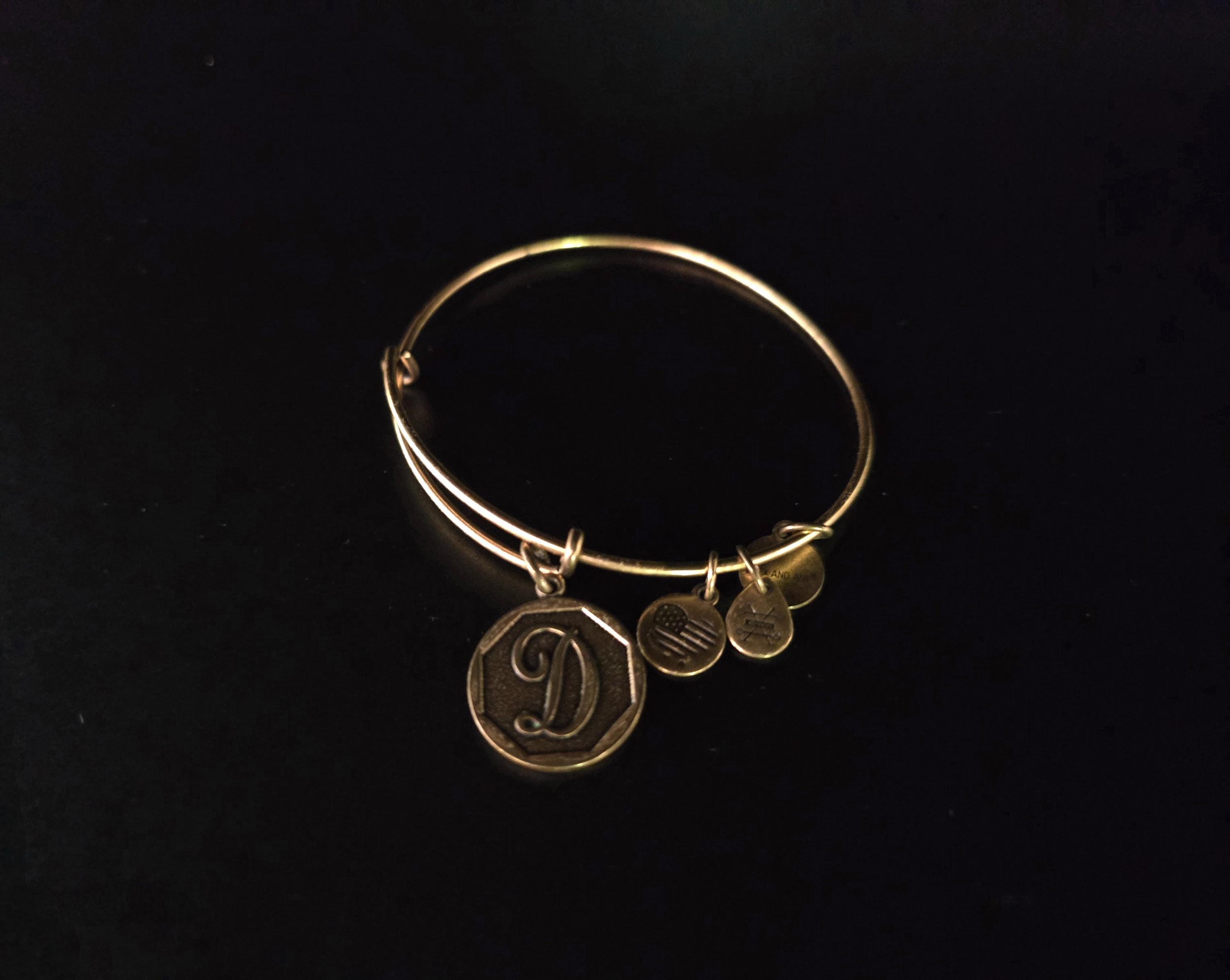 Set of Four Vintage Charm Bangle Bracelets - Etsy