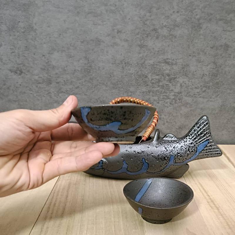 Mino Ware Blue Line SAKANA Fish Design Sake Bottle and SAKE Cup X 2 Set ...
