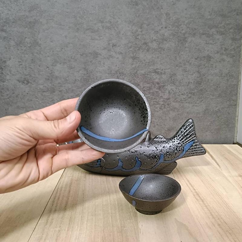 Mino Ware Blue Line SAKANA Fish Design Sake Bottle and SAKE Cup X 2 Set ...