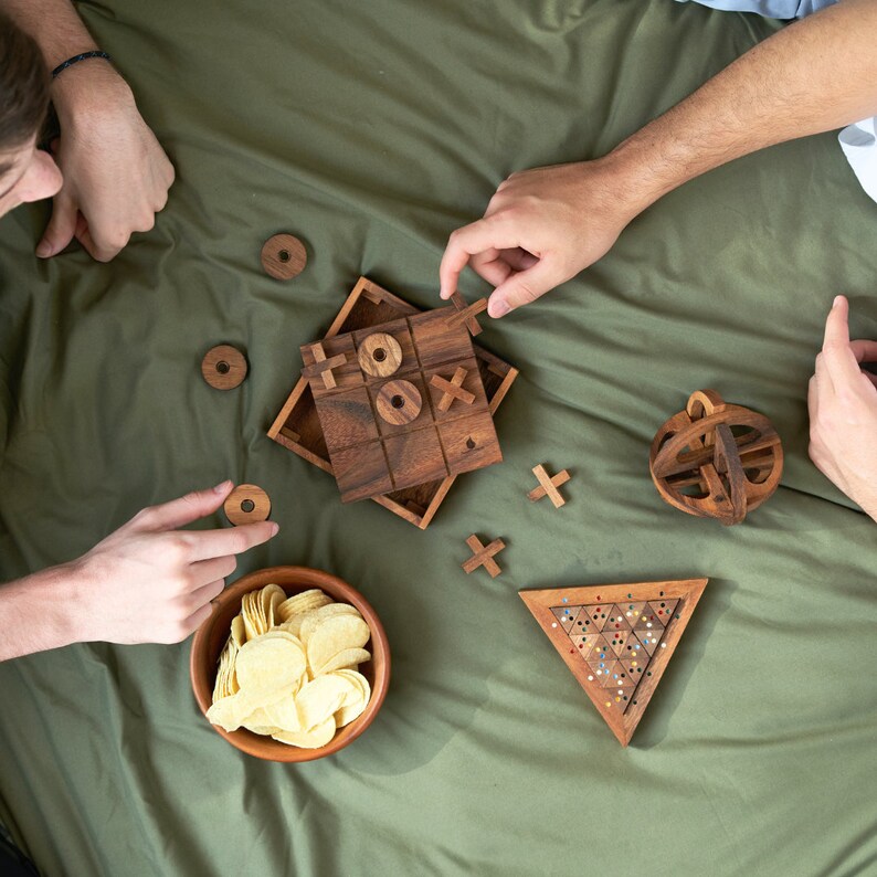 Tic Tac Toe XOXO / Wood Noughts and Crosses: Wooden XOX Strategy Game ...