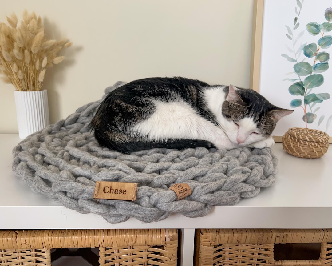 Personalized Cat Bed, Natural Merino Wool Cat Bed, Comfortable ...