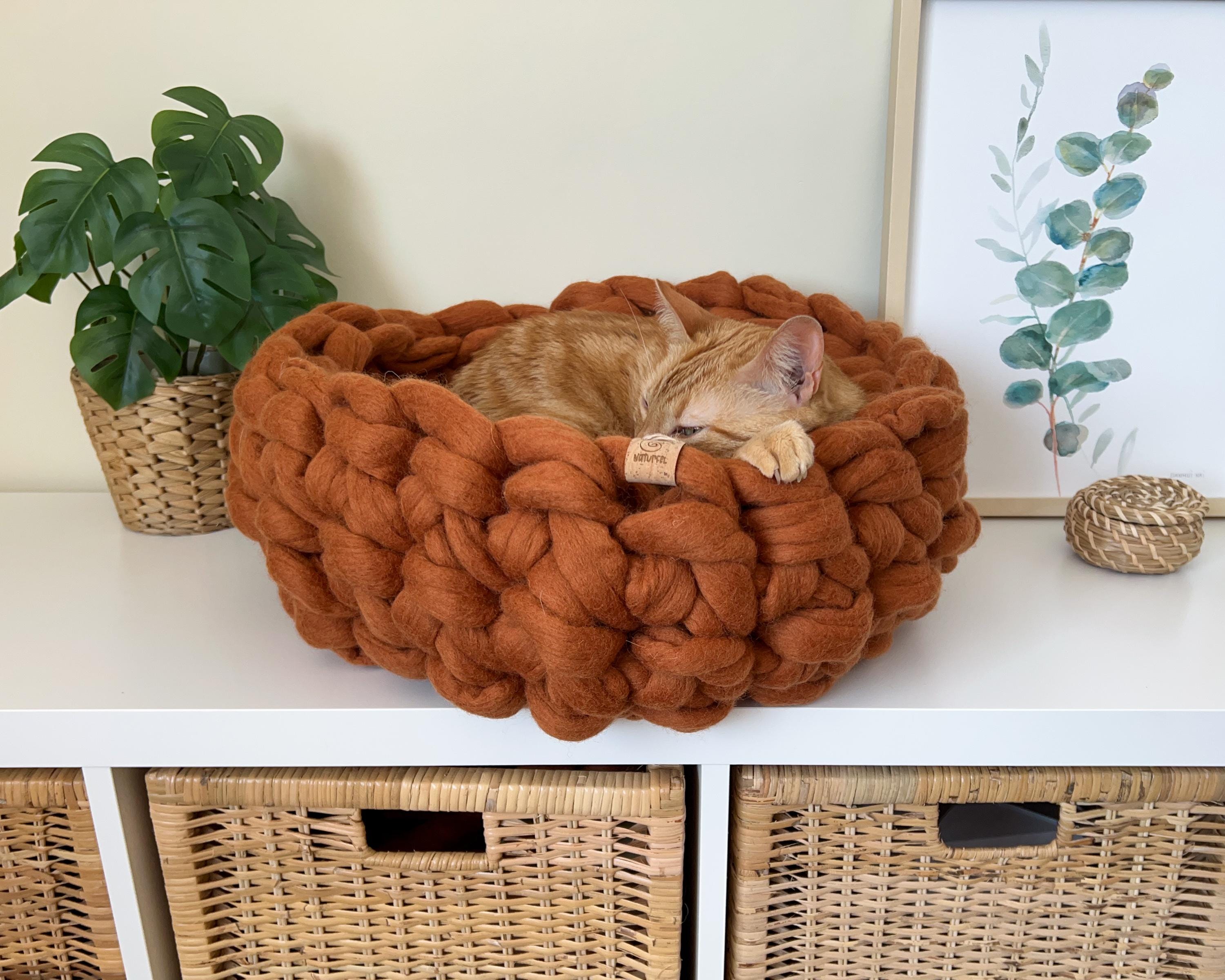 Chunky Knit Cat Bed, Merino Wool Cat Basket, Natural Wool Cat Bed ...