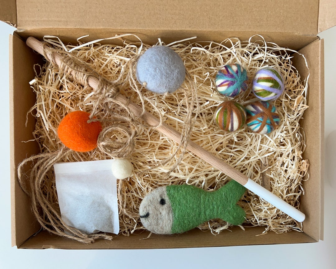 Gift Box of Catnip Toys, Natural Wool Cat Toys, New Kitten Gift Set ...