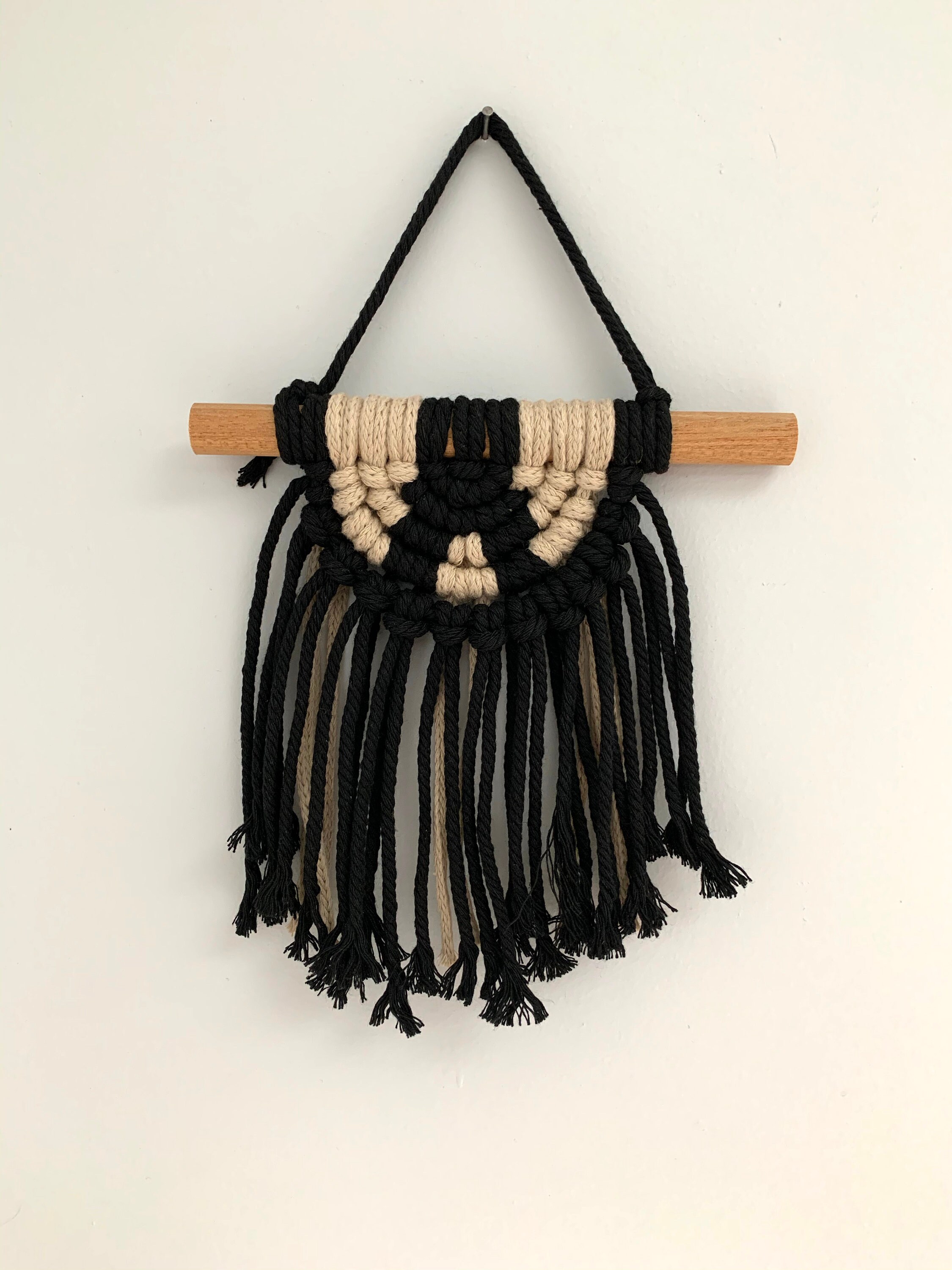 Black Mini Macrame Half Moon Wall Hanging - Etsy.de