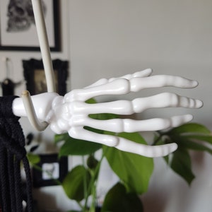 Skeleton Hand Black Macrame Wall Hanging: Gothic Spooky Decor - Etsy
