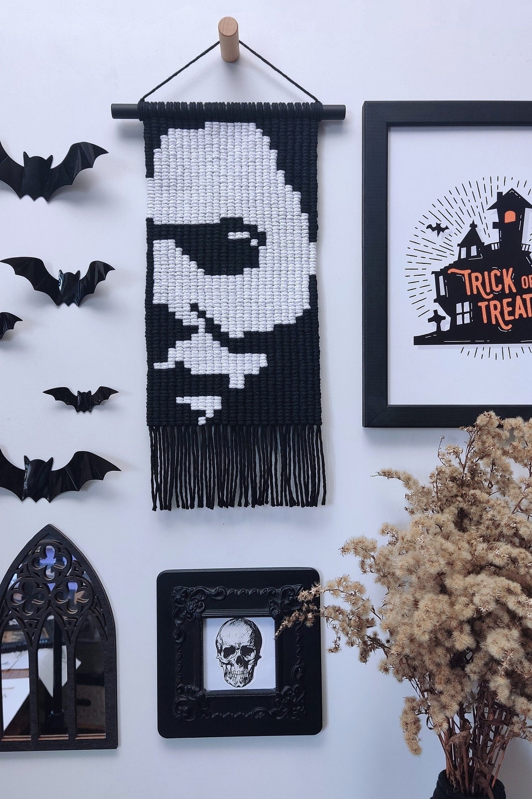 Horror Macrame Wall Hanging: Slasher Movie Decor - Etsy