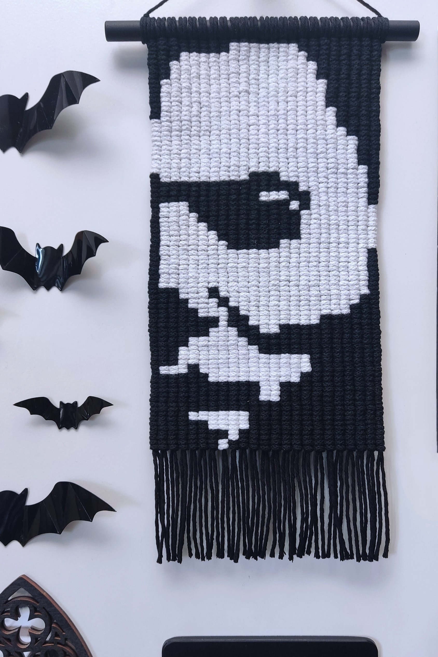 Horror Macrame Wall Hanging: Slasher Movie Decor - Etsy