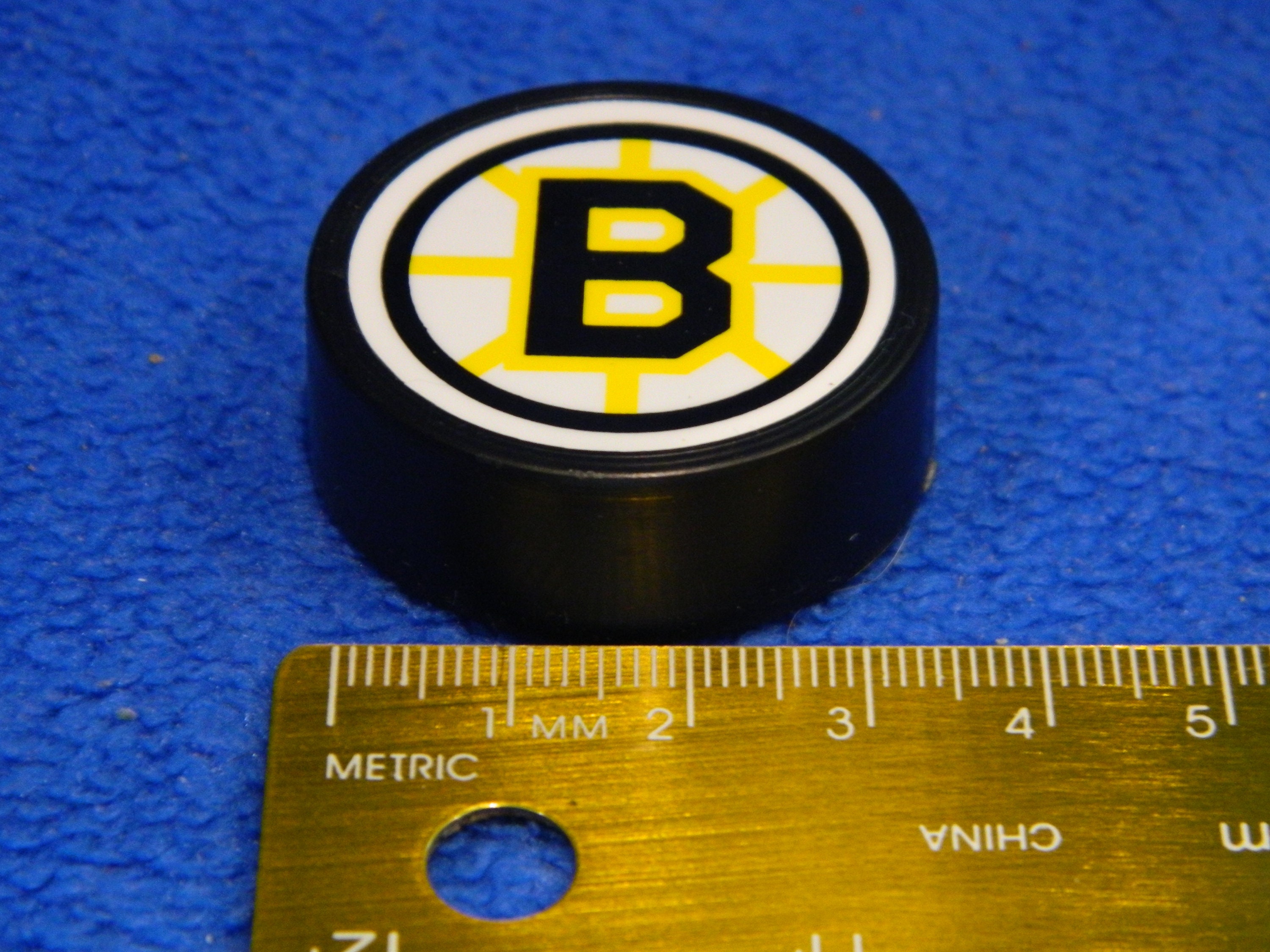 NHL Hockey Puck Vintage Magnets - 1980 - Classic - Hockey - Oilers ...