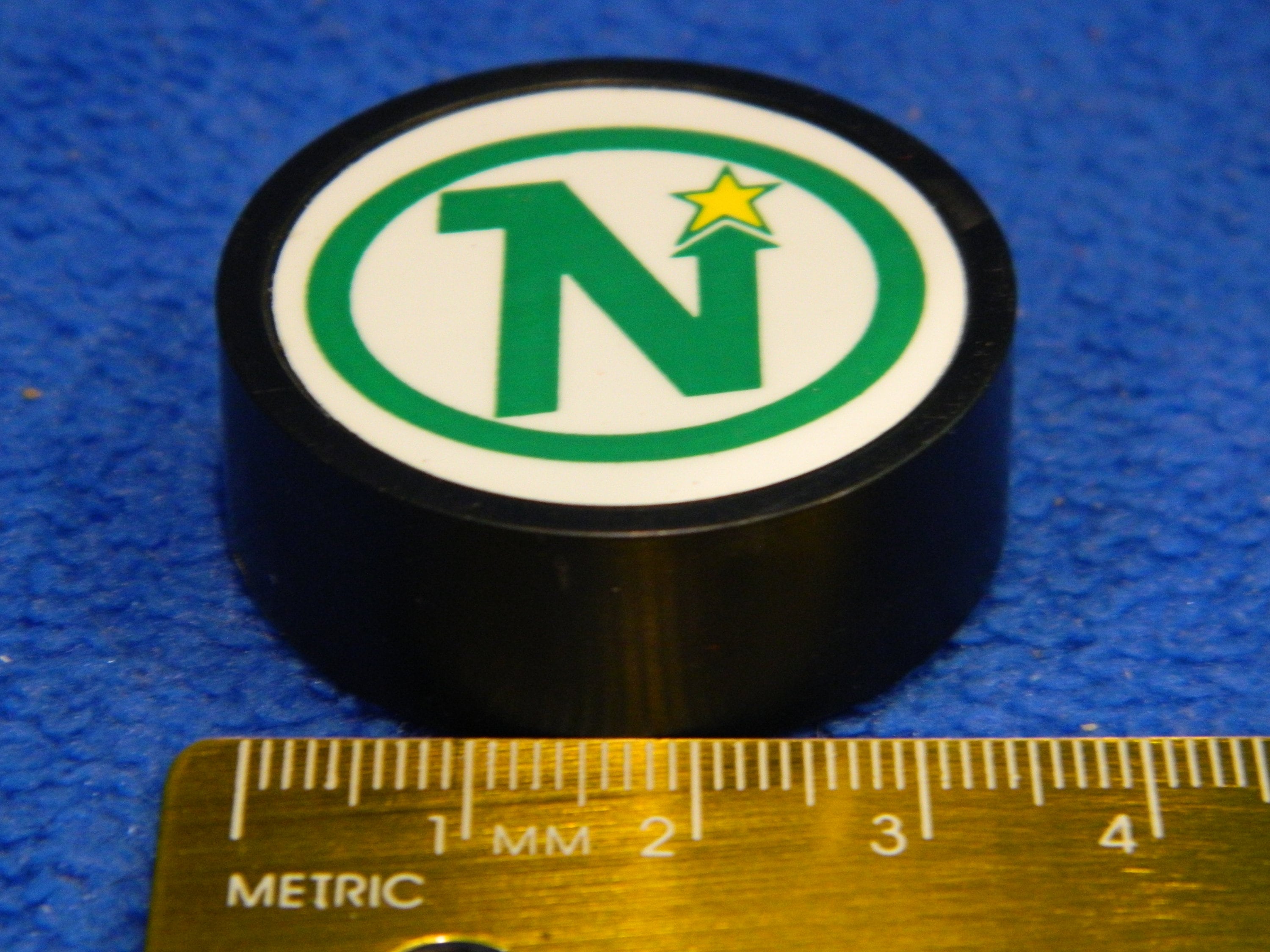 NHL Hockey Puck Vintage Magnets 1980 Classic Hockey Oilers Wayne ...