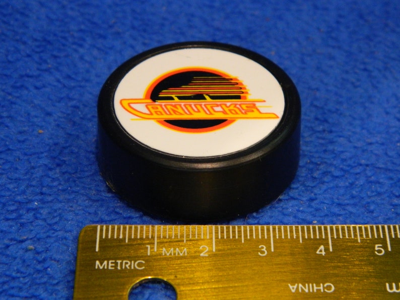 NHL Hockey Puck Vintage Magnets - 1980 - Classic - Hockey - Oilers ...