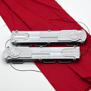 V2 Assassin's Dual Brotherhood Ezio Auditore Hidden Blades Premium ...