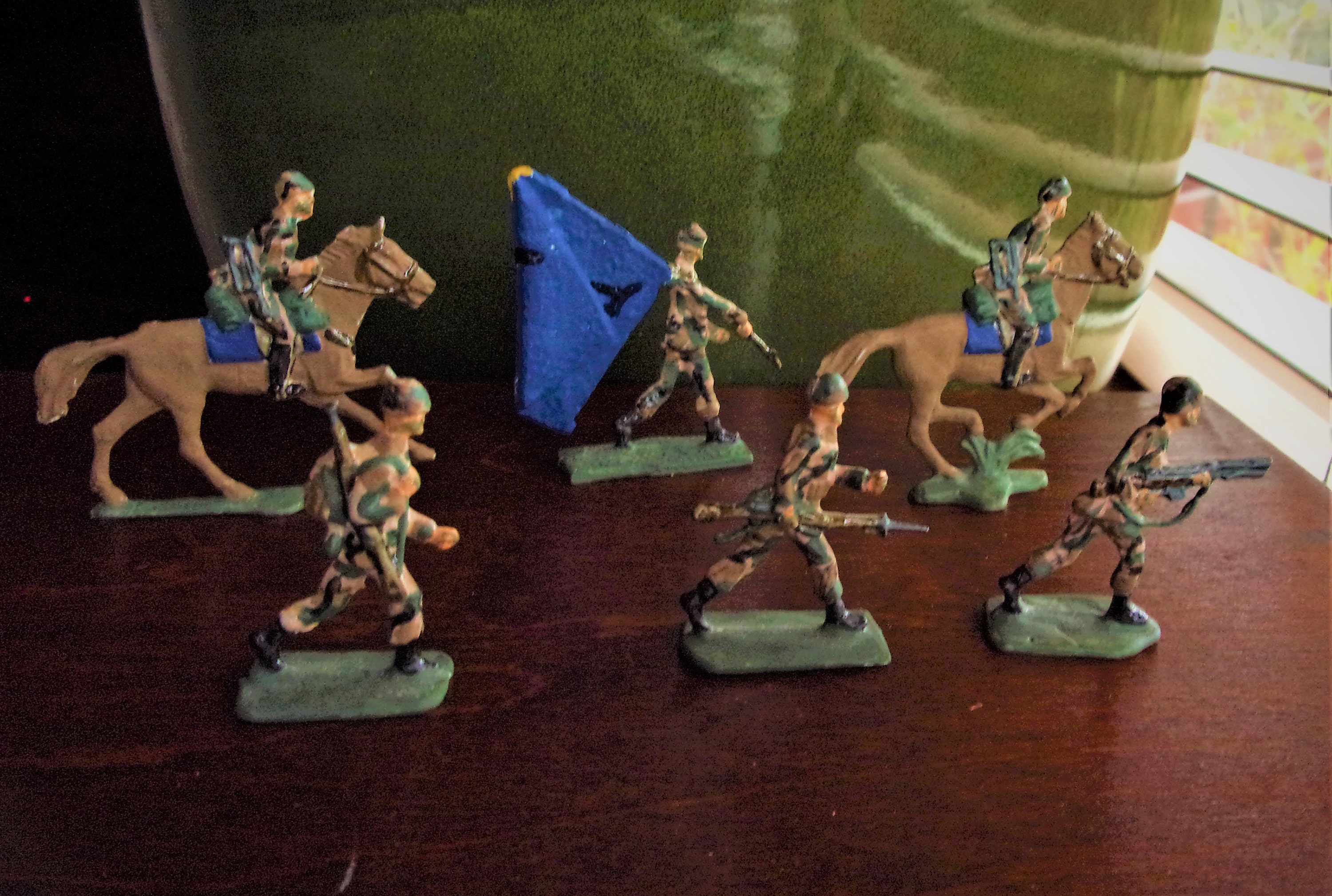 Painted Lead Soldiers With Standard Cavalry & Infantry Soldiers Painted ...
