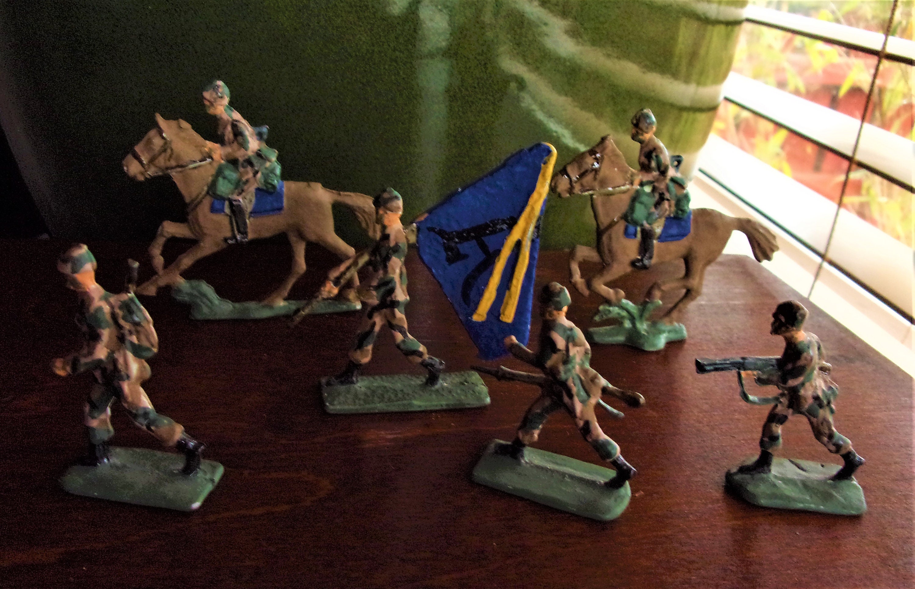 Painted Lead Soldiers With Standard Cavalry & Infantry Soldiers Painted ...