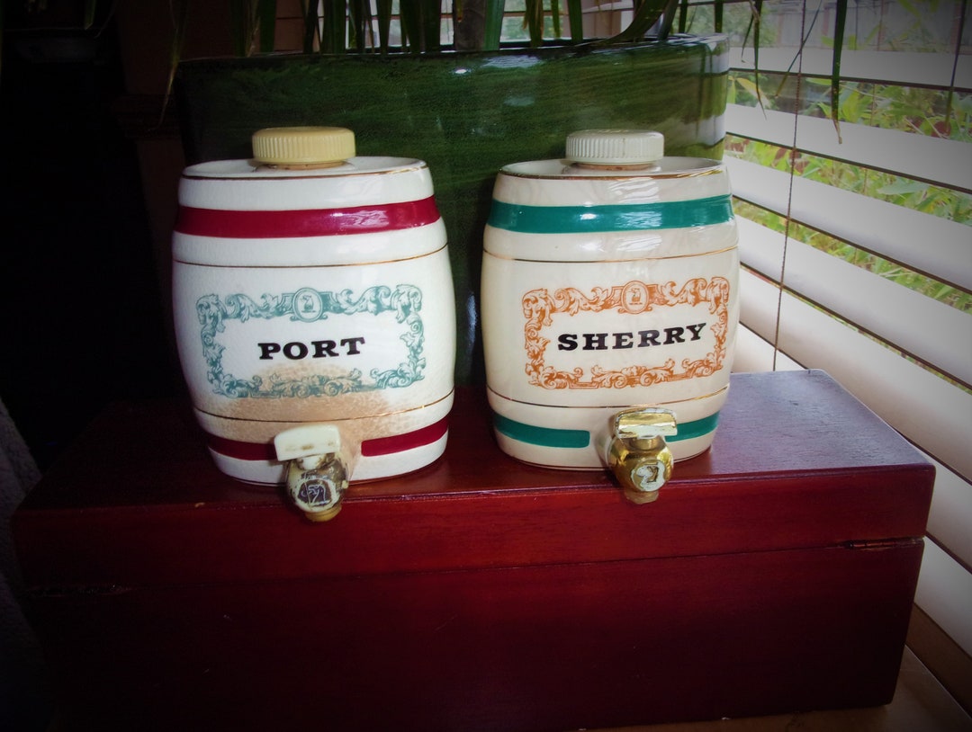 Vintage Wade Pottery Decanter Barrels Royal Victoria England W & A ...