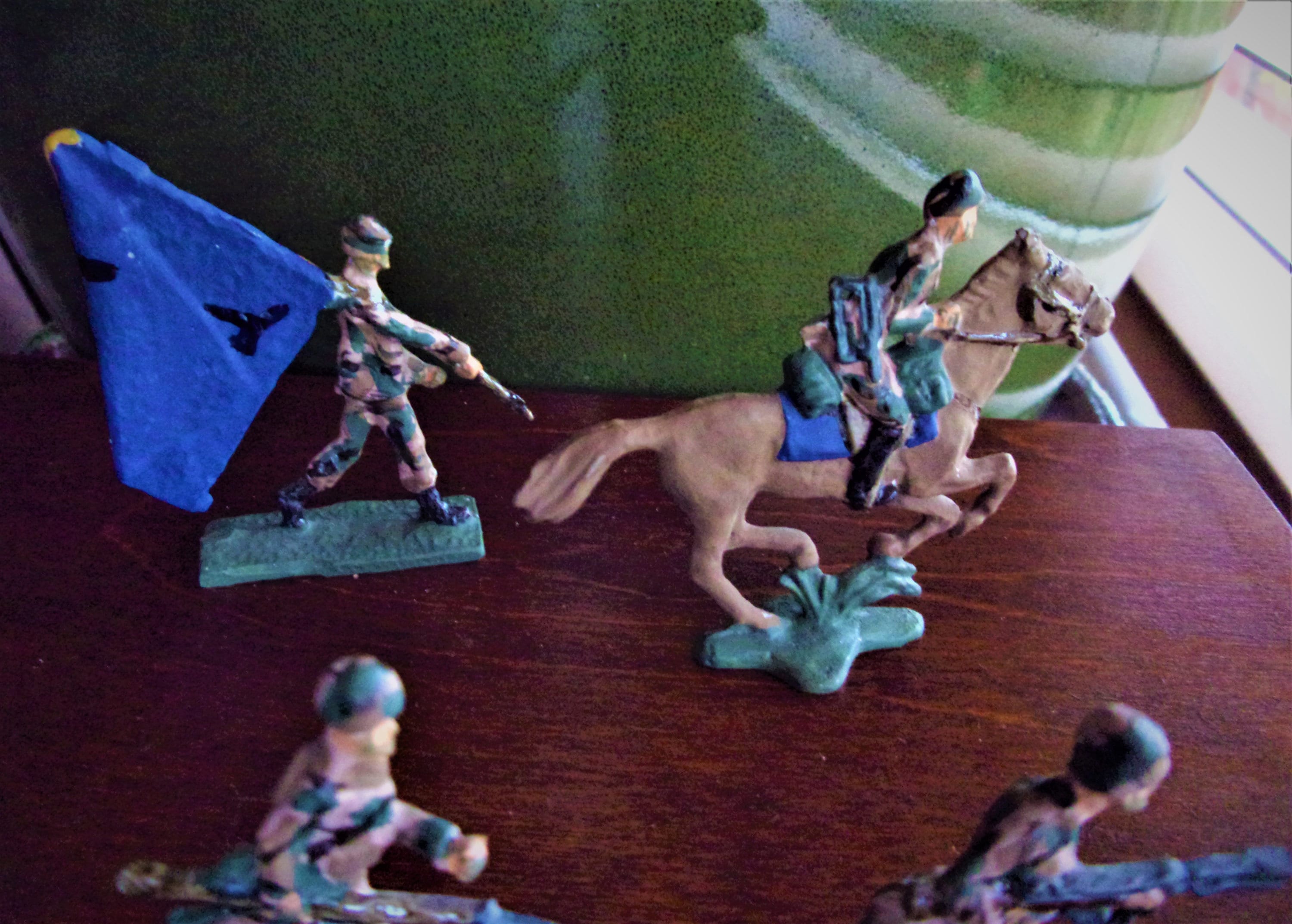 Painted Lead Soldiers With Standard Cavalry & Infantry Soldiers Painted ...